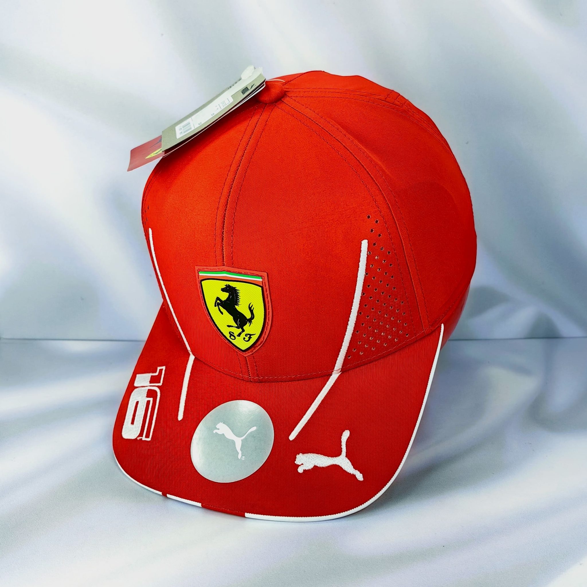 Gorro Oficial Scuderia Ferrari F1 Charles Leclerc 2024 – Tienda F1 MD ...